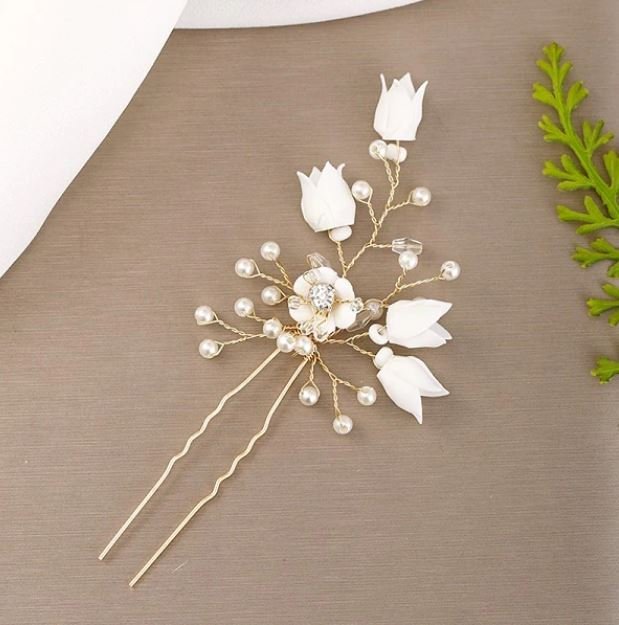 Hårnål med porcelænsblomster og perler - Hårpynt - Prinsessens.dk